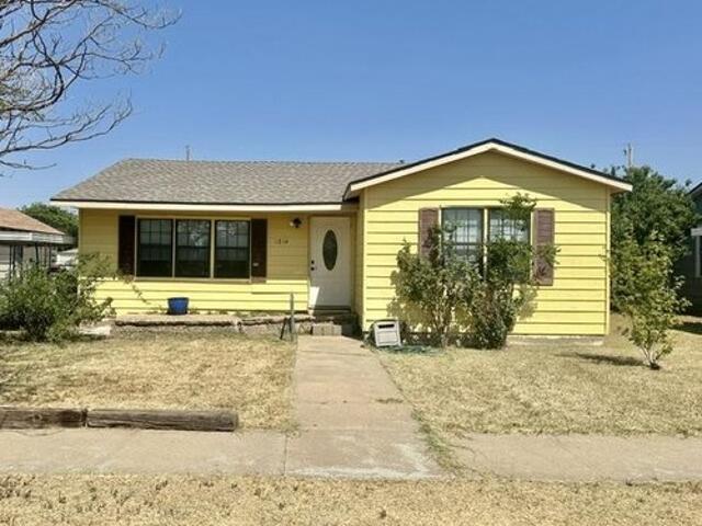 1314 Wayland St, Plainview, TX 79072