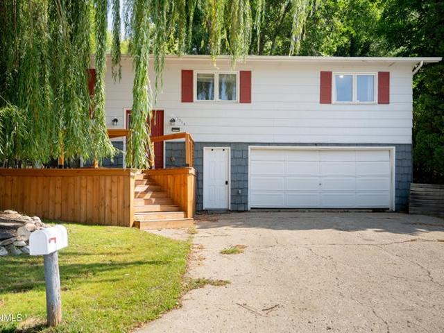 1314 2nd Ave NE, Jamestown, ND 58401