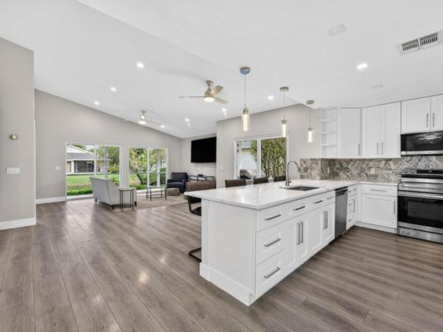 13150 Bonnette Dr, Palm Beach Gardens, FL 33418