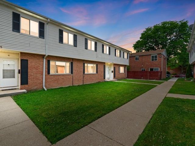 1315 Monomoy St Apt C, Aurora, IL 60506