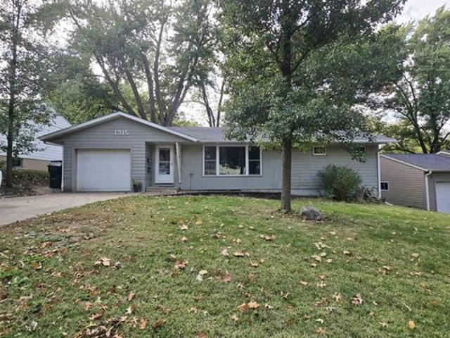 1315 N 3rd St, Oskaloosa, IA 52577