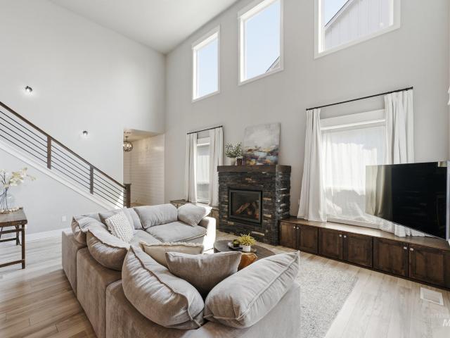 1315 N Big Star Place