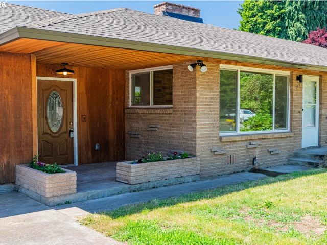 1315 n locust st