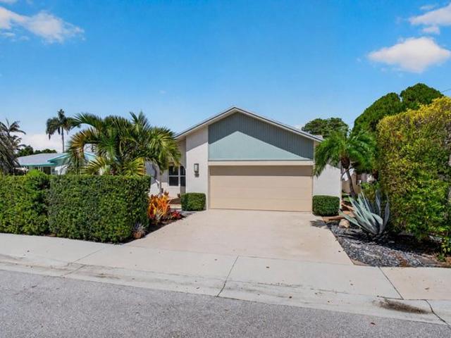 1315 N Lakeside Dr, Lake Worth Beach, FL 33460
