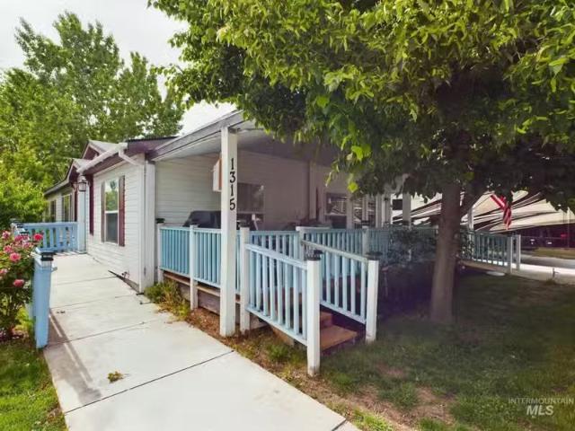 1315 N PATRICIA LN, BOISE, ID 83704 Manufactured On Land For S.