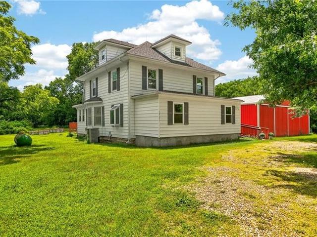 1315 nd St, Oskaloosa, KS 66066