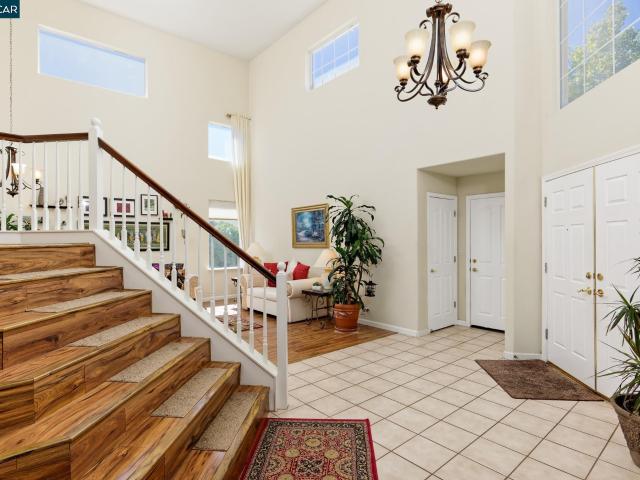 1315 Oak Crest Way
