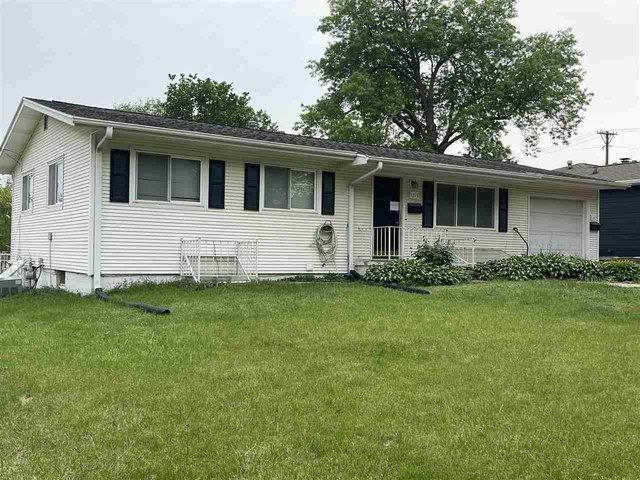 1315 Oakcrest St Units 1315 & 1317, Iowa City, IA 52246