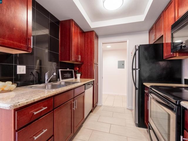 1315 A St 206