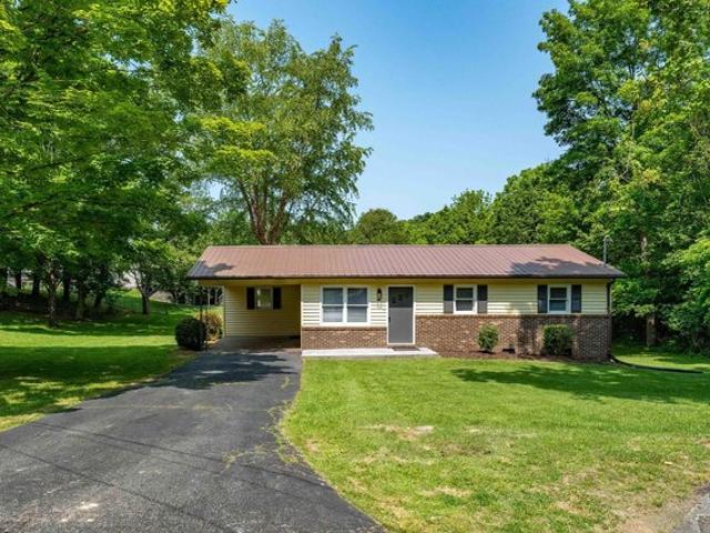 1315 Adobe Dr, Johnson City, TN 37601