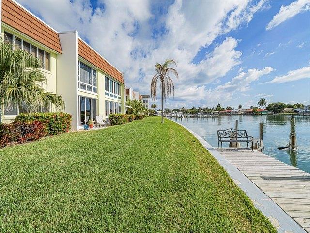 1315 Bayshore Dr Apt 204, Fort Pierce, FL 34949