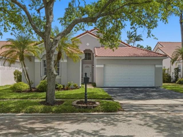 1315 Bayview Cir, Weston, FL 33326