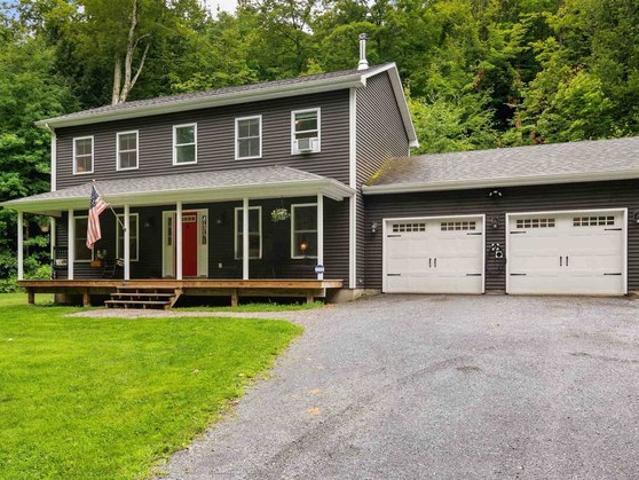 1315 Bovat Rd, Georgia, VT 05454