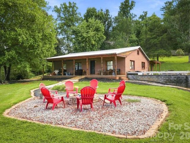 1315 Cedar Valley Church Rd, Lenoir, NC 28645