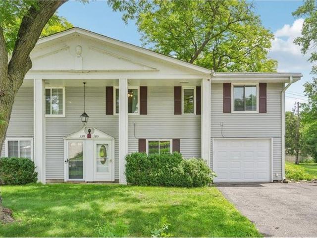 1315 Douglas Dr N, Golden Valley, MN 55422
