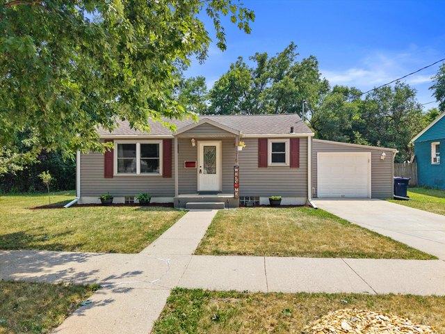 1315 Gartland Ave, Janesville, WI 53548