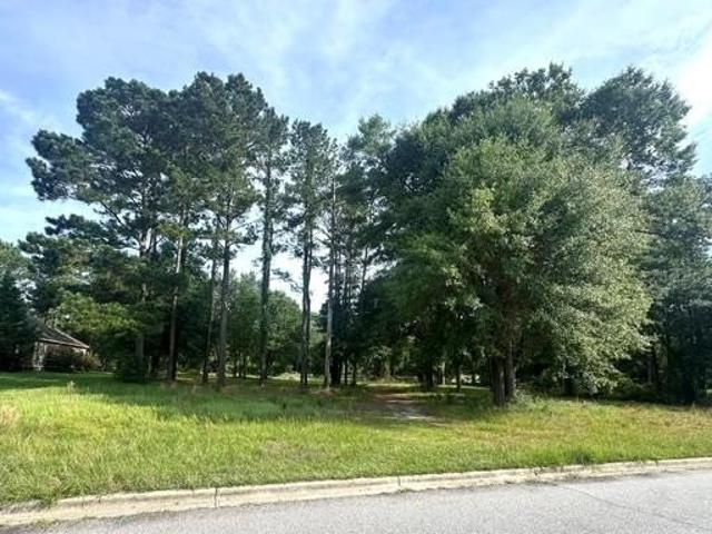 1315 River Pointe Dr, Albany, GA 31701