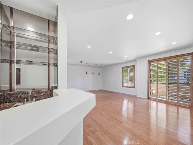 1315 roxbury dr 204