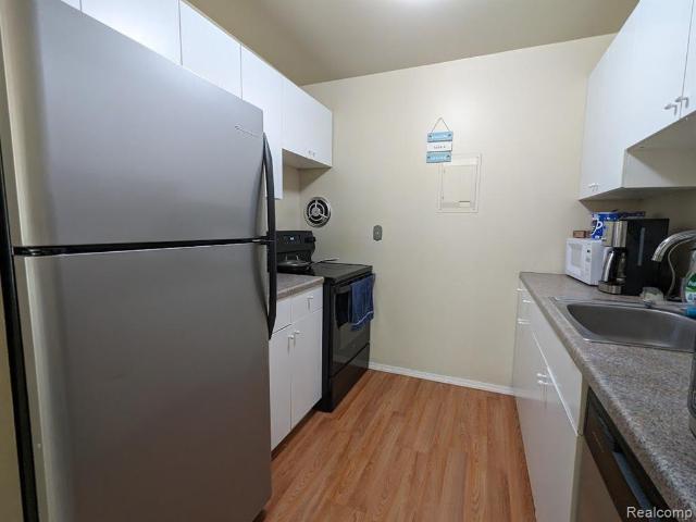 1315 S MAPLE Road # 305