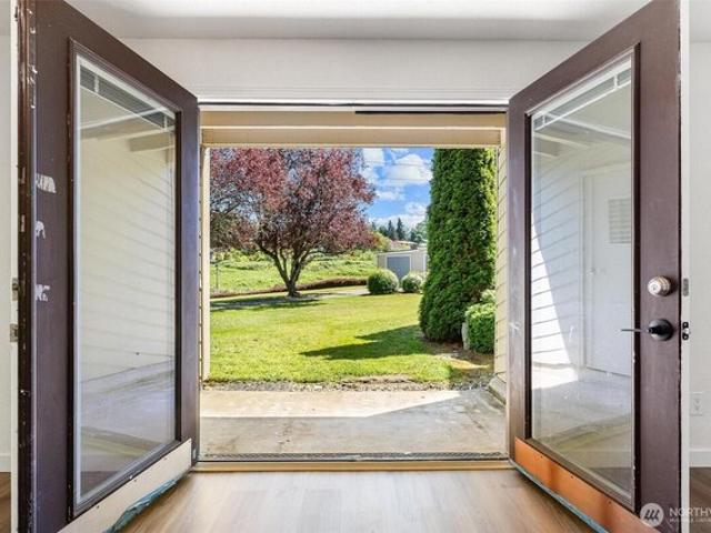 1315 S Puget Dr Unit F12, Renton, WA 98055