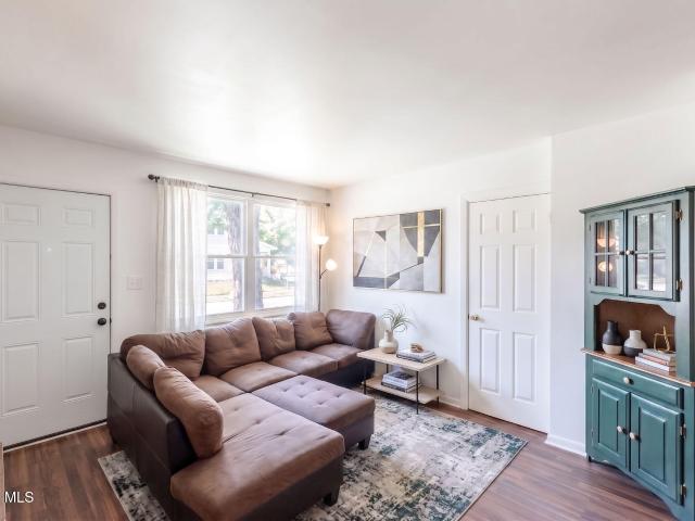 1315 Van Cortland Street