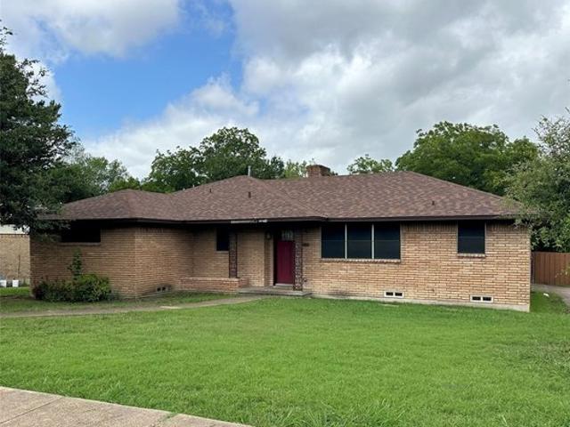 1315 Willow Creek Dr, Lancaster, TX 75146