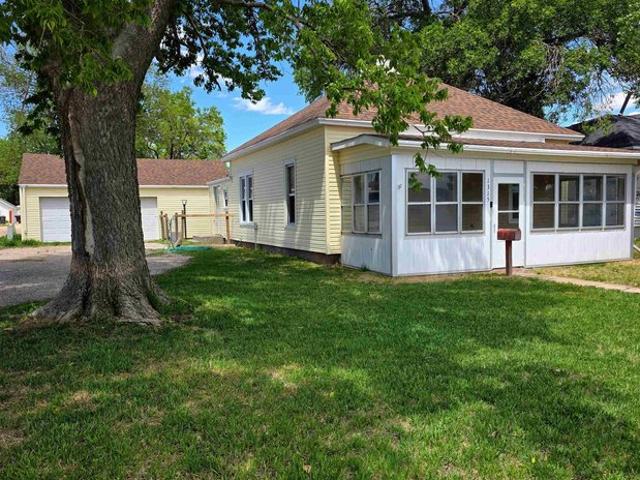 1315 6th Ave, Holdrege, NE 68949