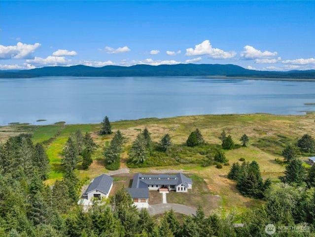 13160 Teal Ln, Long Beach, WA 98631