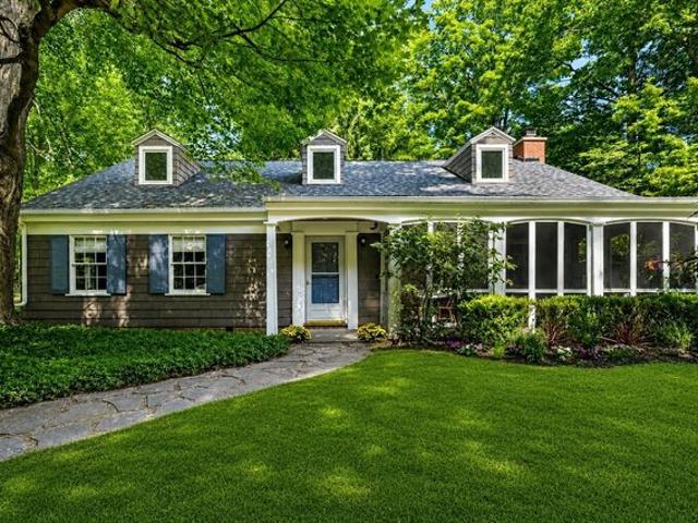 13165 Birchwood Dr, Harbert, MI 49115