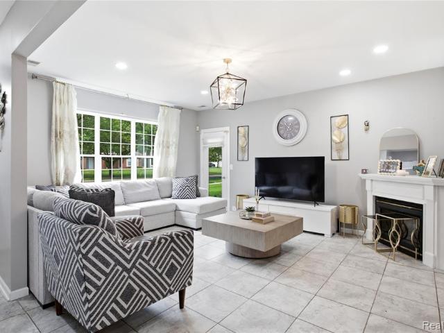 13169 Canopy Drive