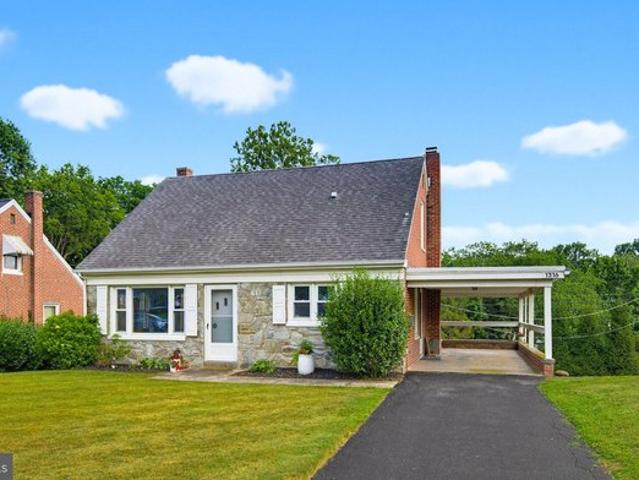1316 Meadowcreek Ln, Lancaster, PA 17603