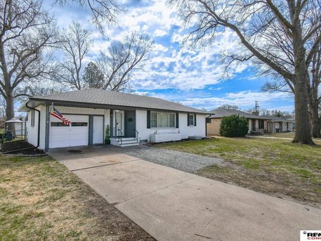 1316 N 13th St, Beatrice, NE 68310