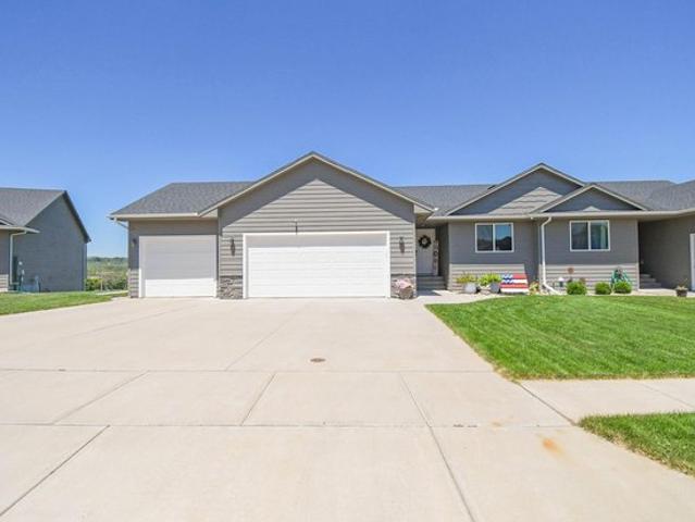 1316 N Archer Dr, Sioux Falls, SD 57103