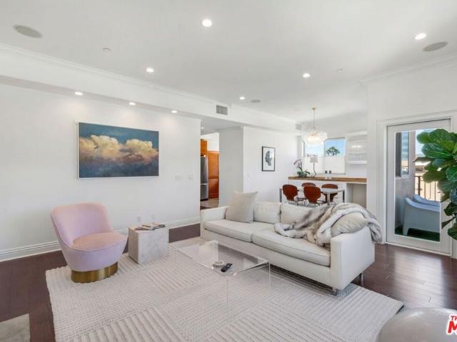 1316 Amherst Avenue 402
