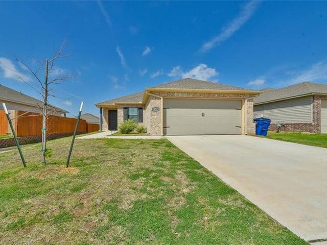 1316 Chuck Wagon Dr, El Reno, OK 73036