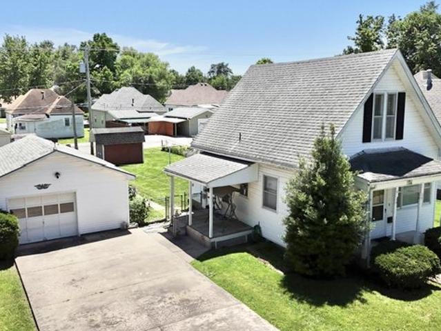 1316 E 7th St, Sedalia, MO 65301
