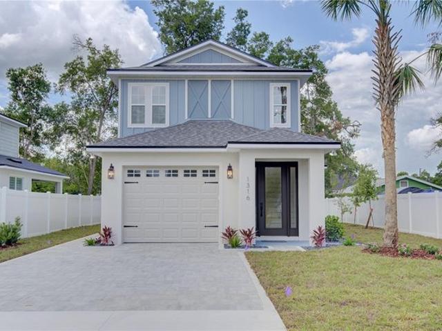 1316 E 9th Ave, Mount Dora, FL 32757