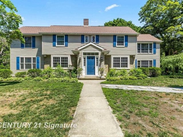 1316 Helen Rd, Midland, MI 48640
