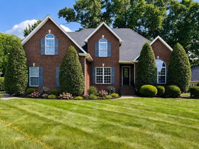 1316 Lunar Dr, Murfreesboro, TN 37129
