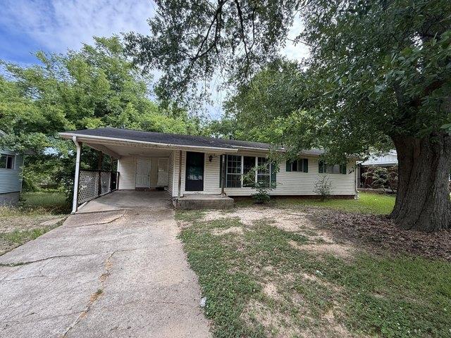 1316 Leonard Dr, Tupelo, MS 38801