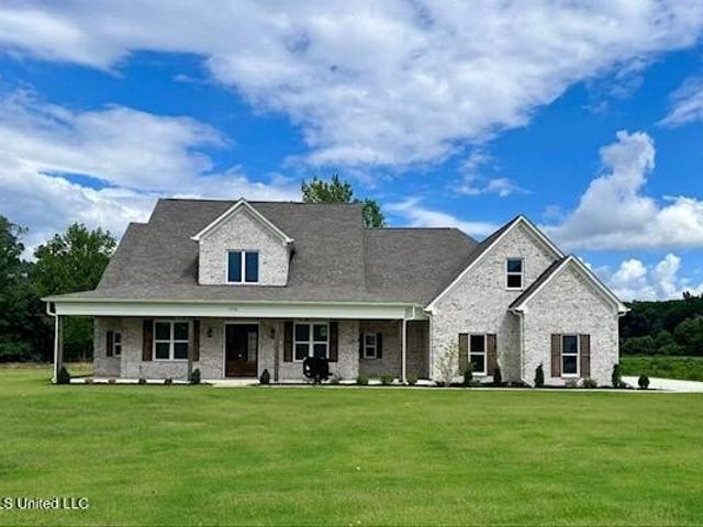 1316 Pebble Cv S, Byhalia, MS 38611