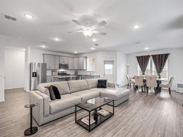 1316 Pepperhill Ln, Fort Worth, TX 76131