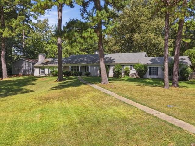 1316 Pine Hill Dr, Jefferson, TX 75657
