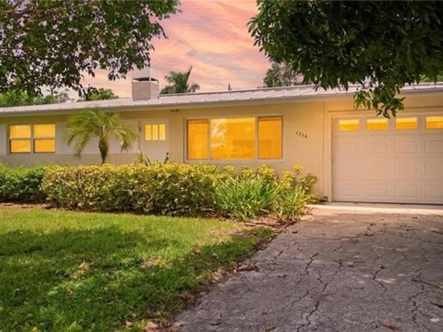 1316 Rordon Ave, Naples, FL 34103