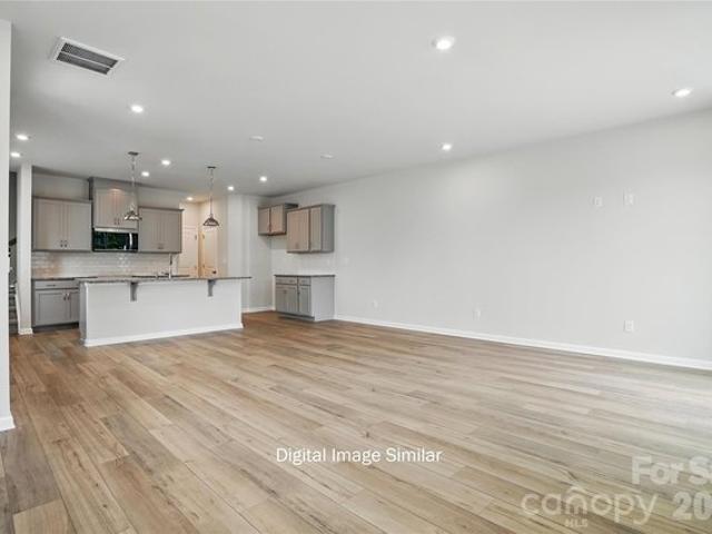 1316 Vibrant Rd, Charlotte, NC 28215