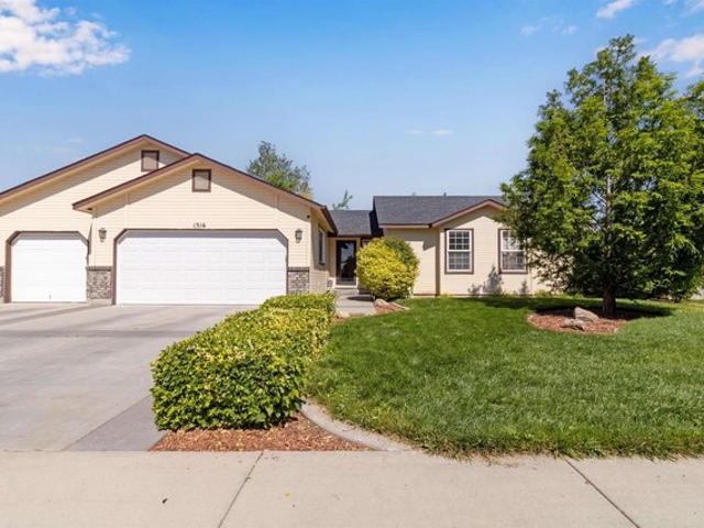 1316 Willow Creek Dr, Nampa, ID 83686