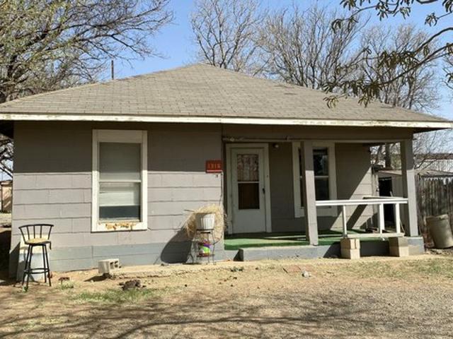 1316 83rd St, Lubbock, TX 79423