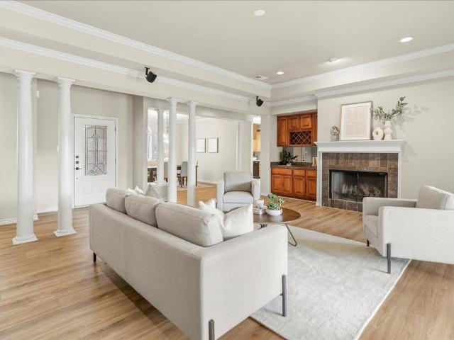 1317 Amistad Dr