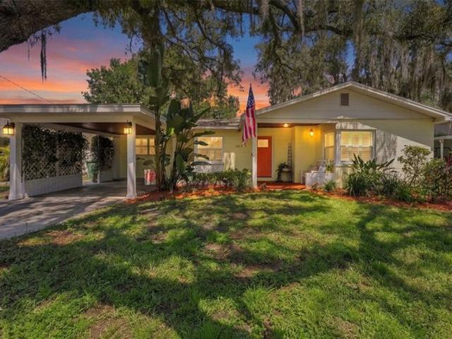 1317 Divot Ln, Tampa, FL 33612
