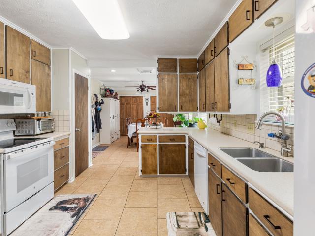 1317 Garden Lane